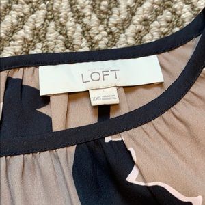 LOFT | Tops | Super Flattering Floral Print Loft Top | Poshmark